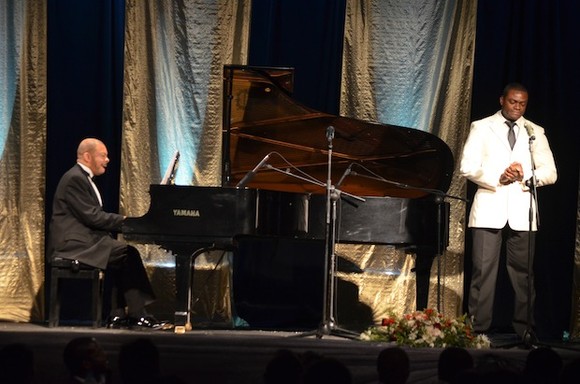 Sinfónico Classicos da Música Angolana | SkyscraperCity Forum